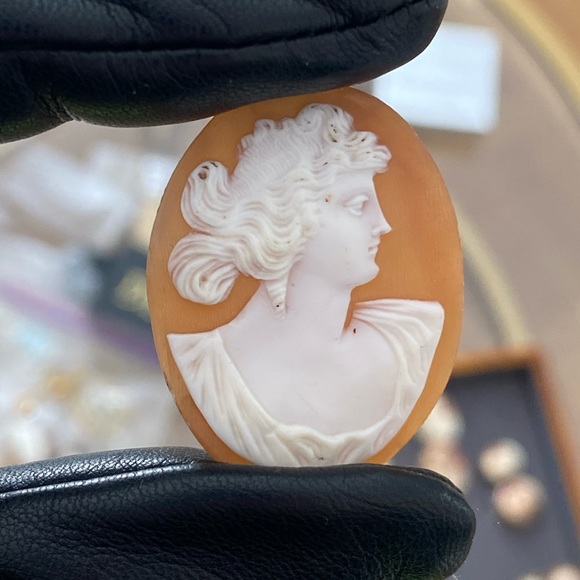 Unsigned | Jewelry | Vintage Real Cameo Natural Shell Machine Carved ...